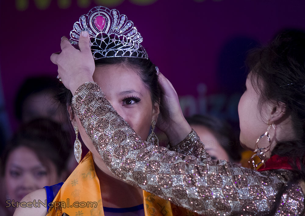 Laxmi Moktan is crowned Miss Tamang 2015 – Street Nepal